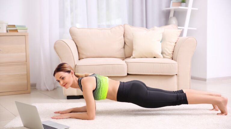 Otthoni edzésterv kezdőknek: Napi 30 perces, 5 napos program - Edzéstervek - Otthoni edzéstervek